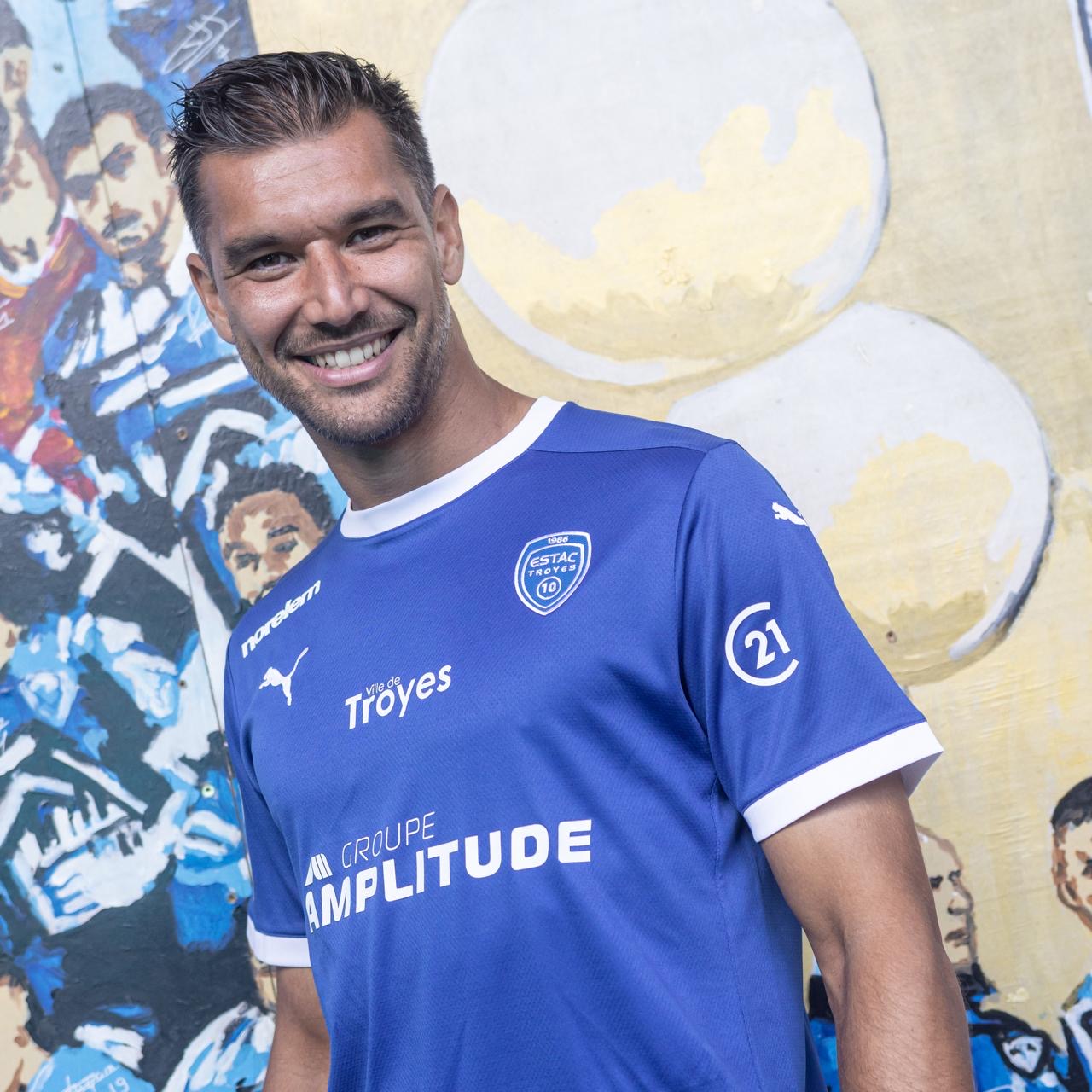 Boutique Officielle de l'ESTAC : Maillot Domicile 2025 / 2026